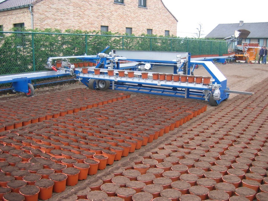 Degraplace mobile potting robot - WPS | WE PROVE SOLUTIONS